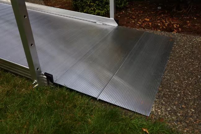 EZ-ACCESS L-Shaped Pathway Modular Access Ramp System, 10 - 30 ft.